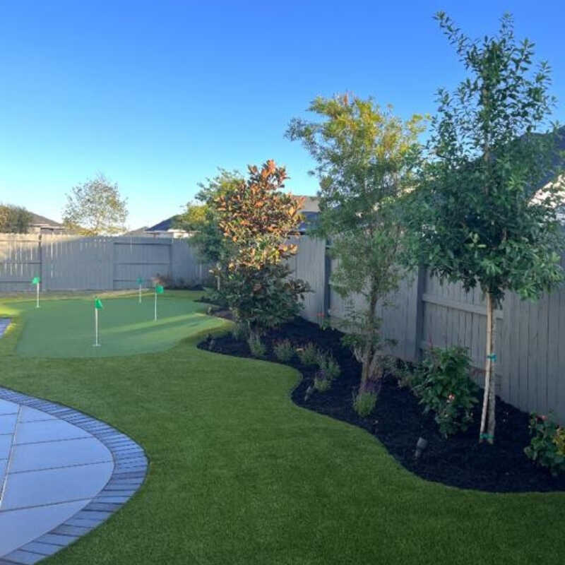 Professional Landscaping Service in Houston,TX - Henry's Houston Greens LLC
